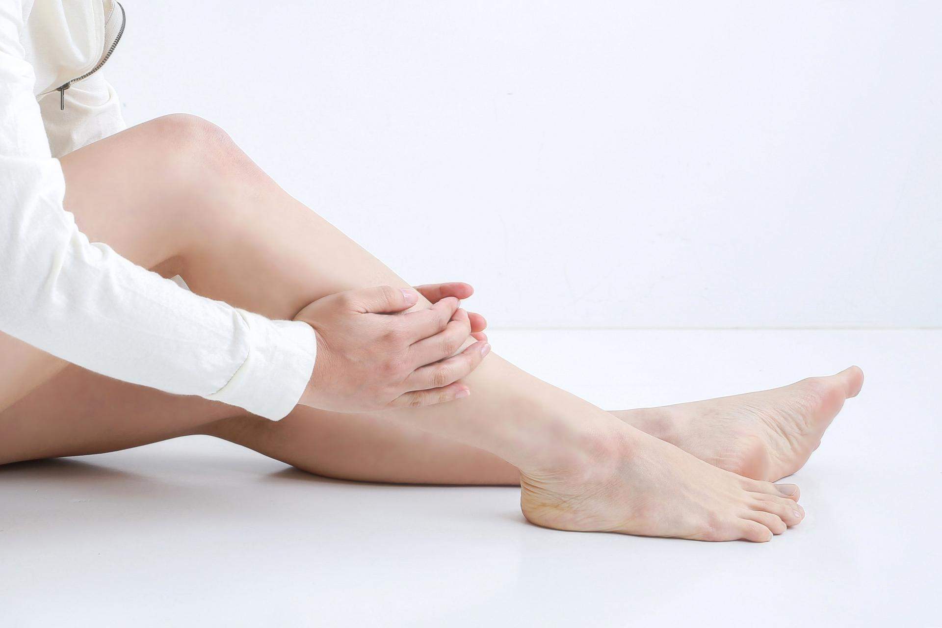 Flebite superficiale o profonda: cause, sintomi e cure - Sanioggi.it